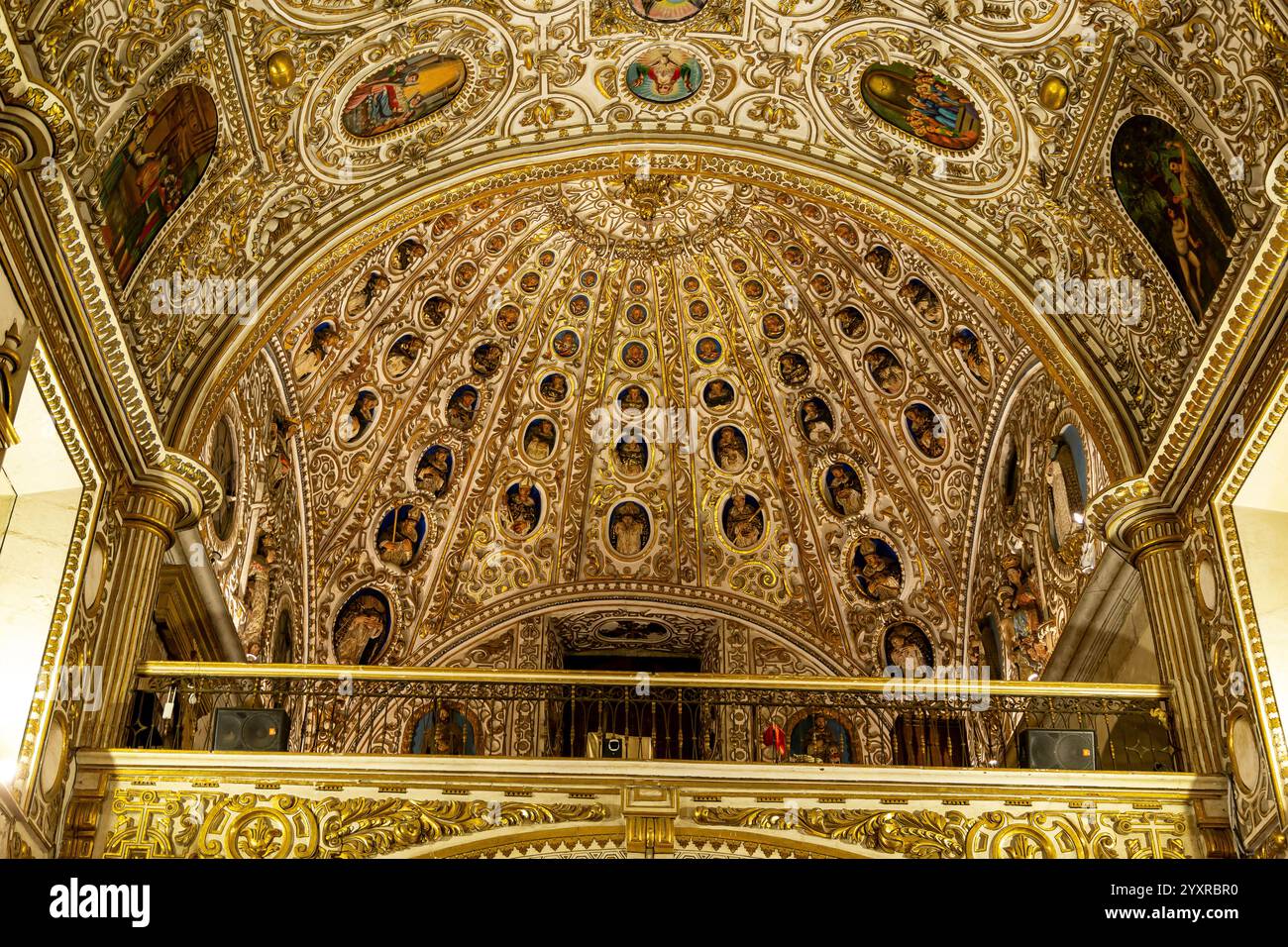 Temple santo domingo oaxaca mexico hi-res stock photography and images ...