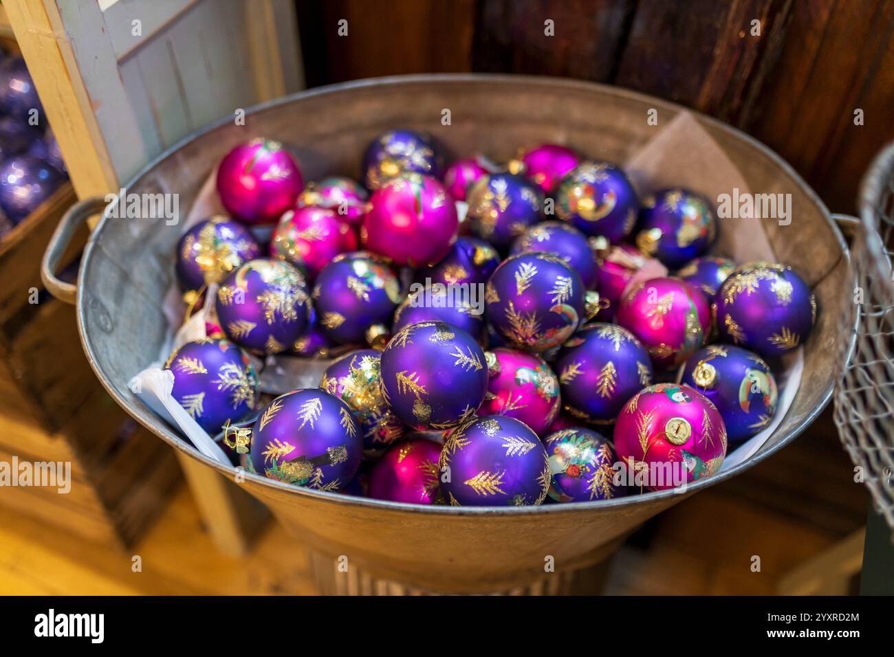 Metal basin hi-res stock photography and images - Alamy