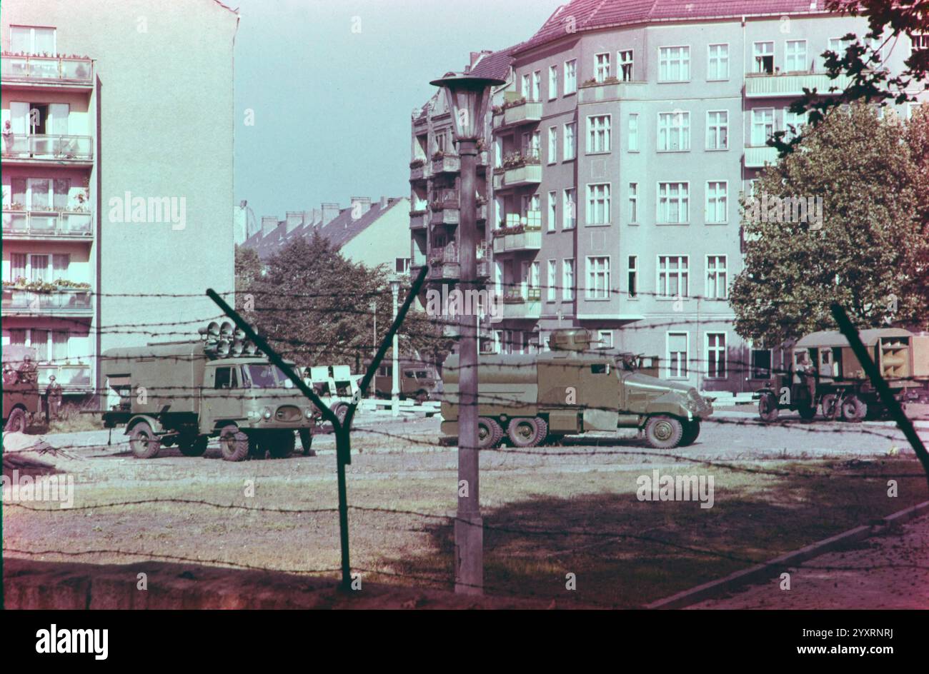 Berlin wall mauer kalter krieg historisch hi-res stock photography and ...