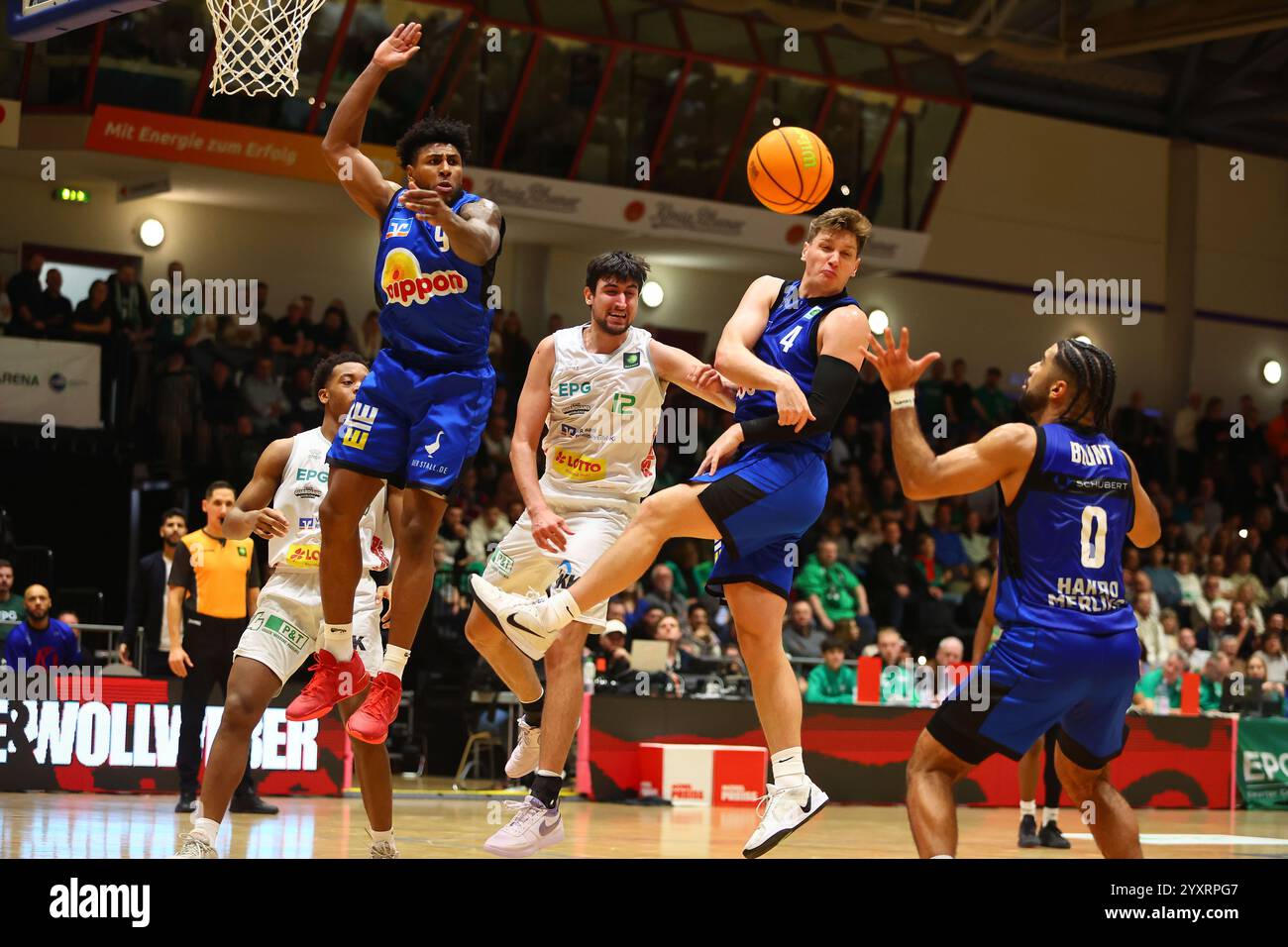 von links: Anthony Malik Gaines (Crailsheim), David Boehm (Koblenz ...