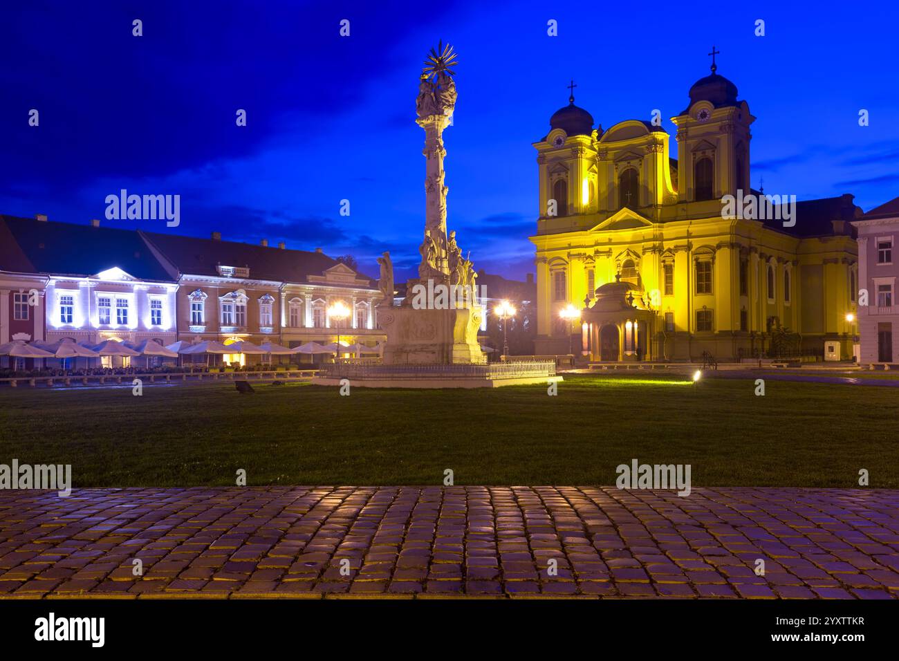 Unirii square famous tourist hi-res stock photography and images - Alamy