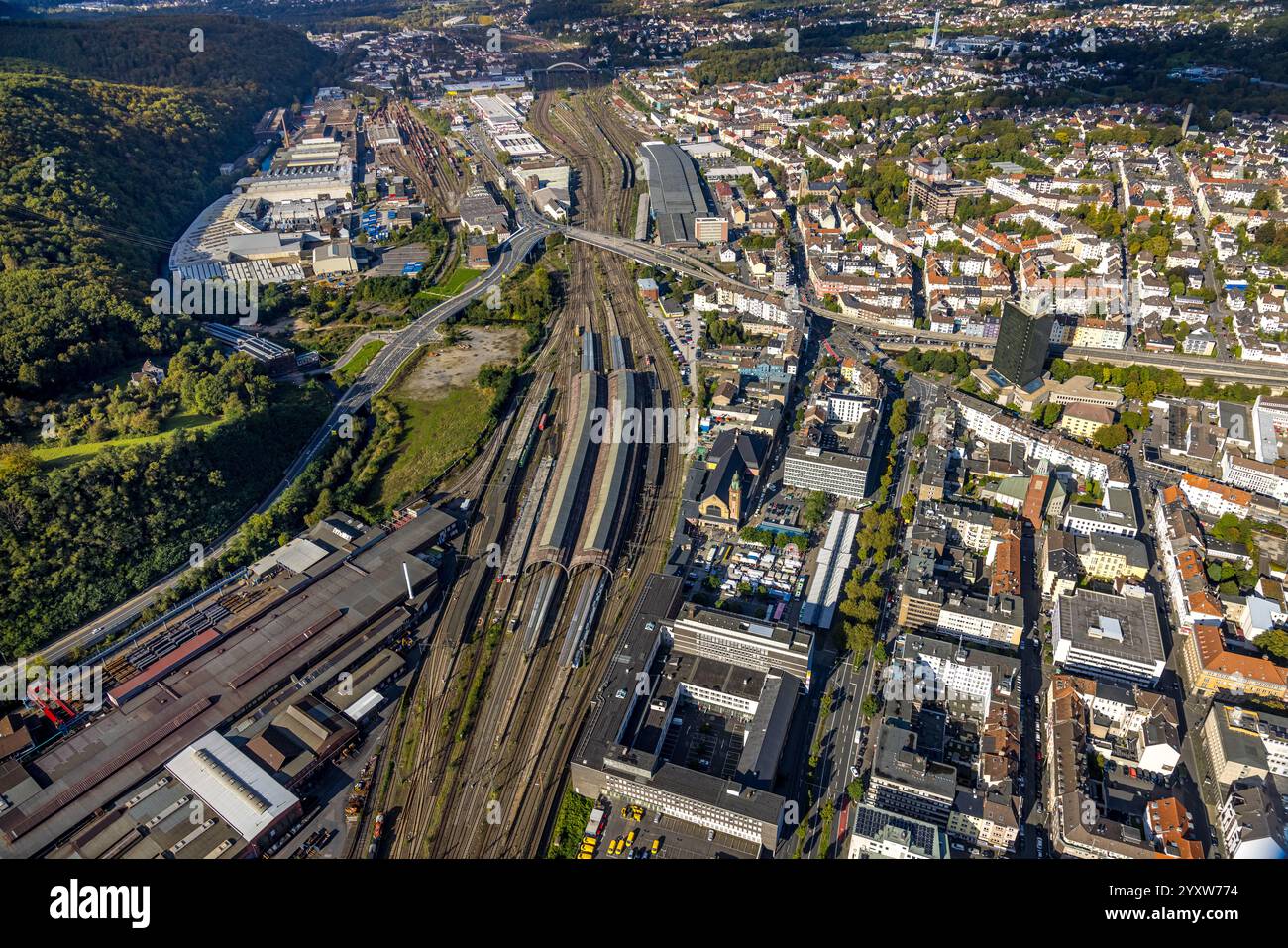 Aerial view, main station Hbf with covered platforms and station ...