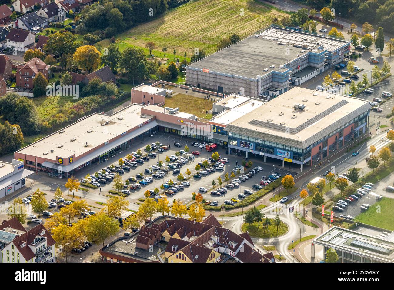 Aerial view, shopping center Ostwennemarstraße with Aldi, Lidl, DM and ...