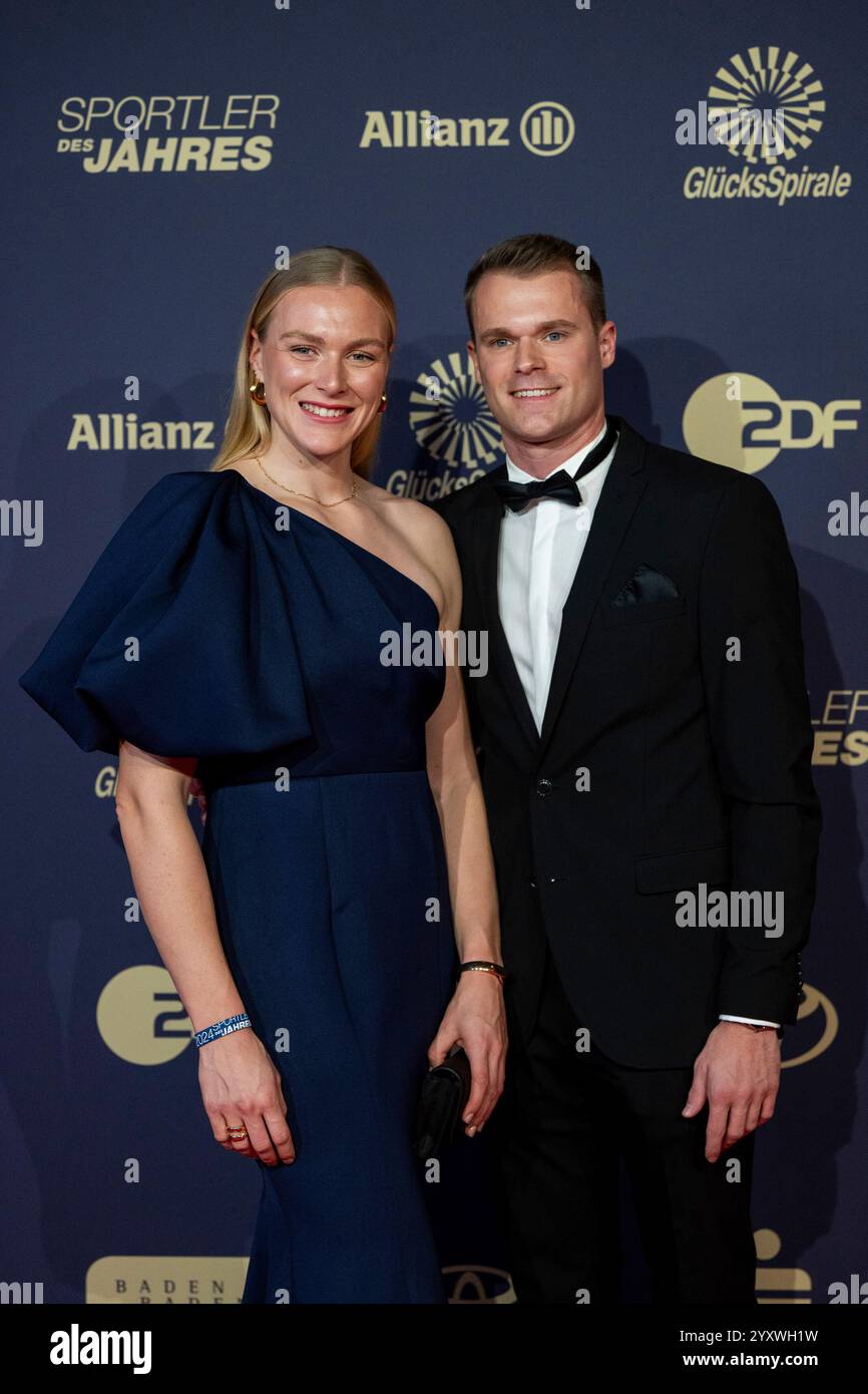 Pia Greiten (Rudern Vierer) mit Begleitung auf dem roten Teppich, GER ...