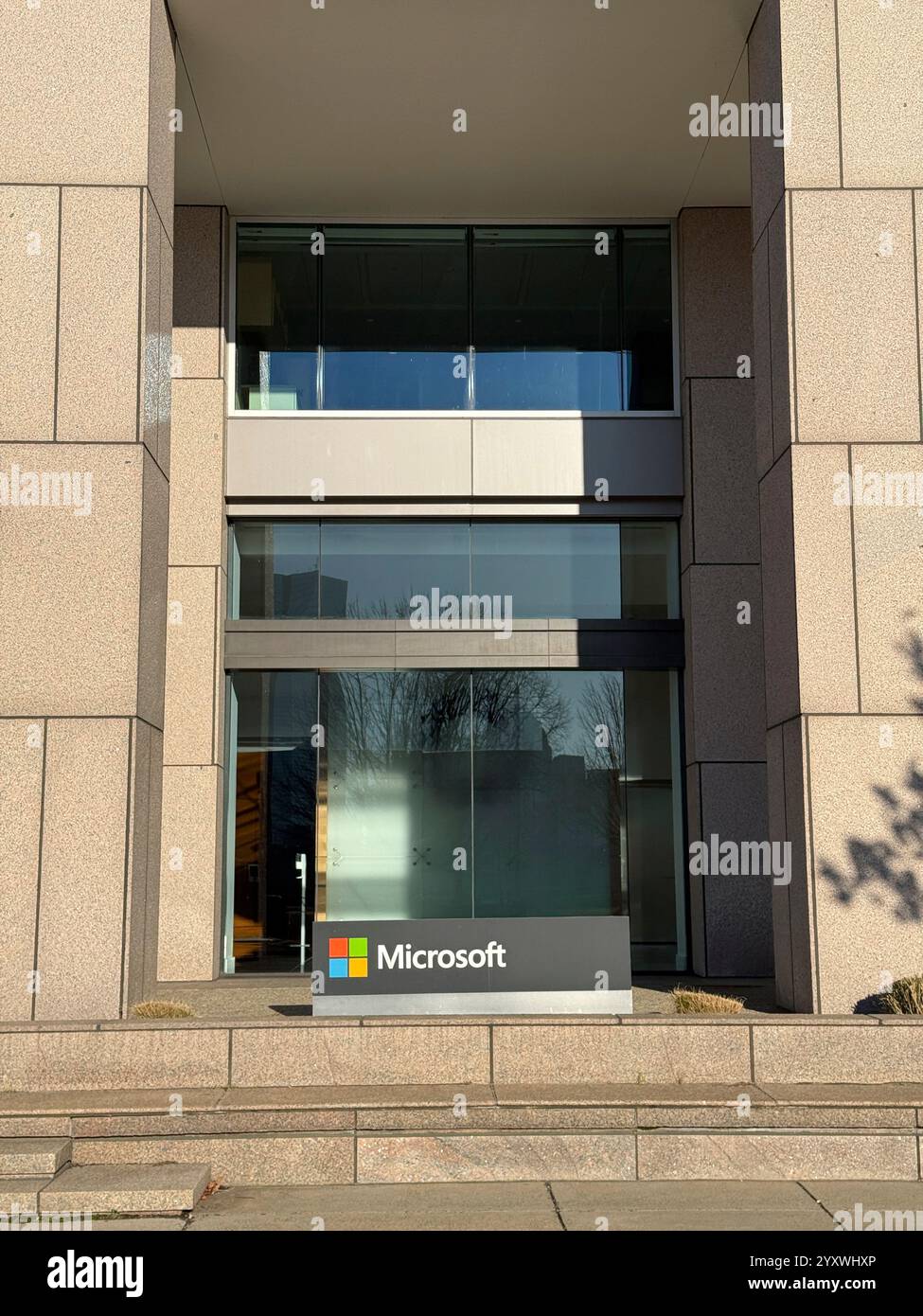 Microsoft, building exterior with company sign and logo, Cambridge ...