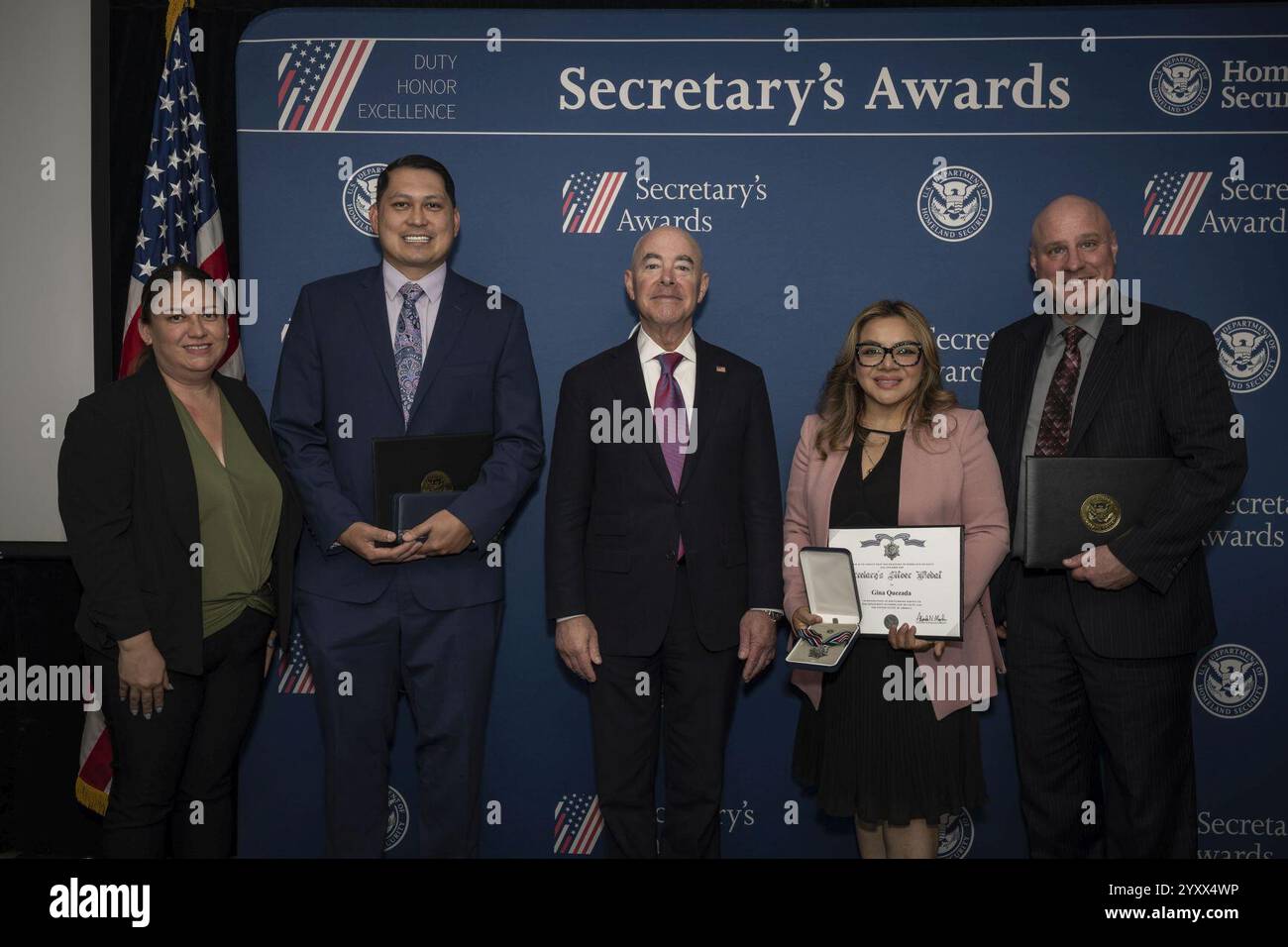 Employees department homeland security hi-res stock photography and ...
