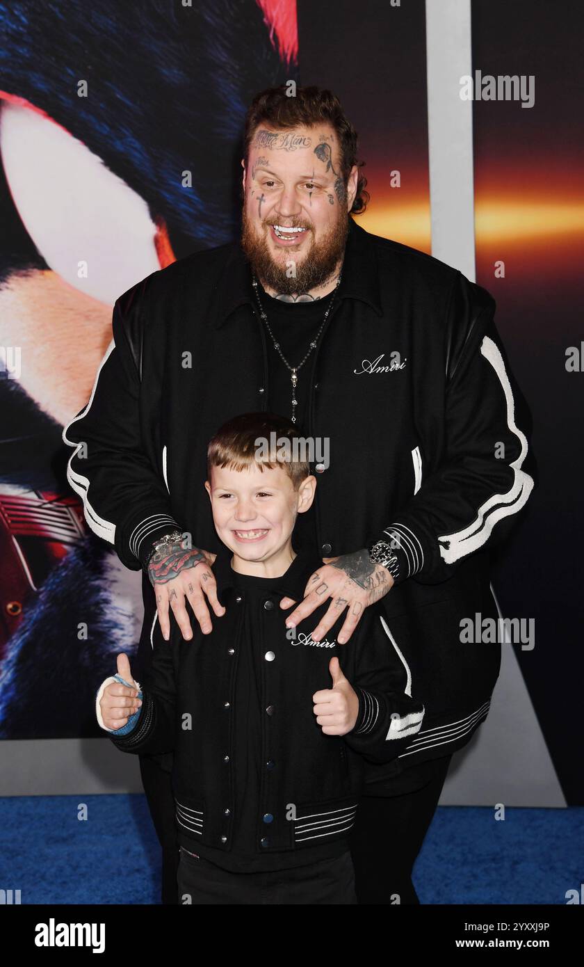 HOLLYWOOD, CALIFORNIA - DECEMBER 16: (L-R) Noah Buddy DeFord and Jelly ...