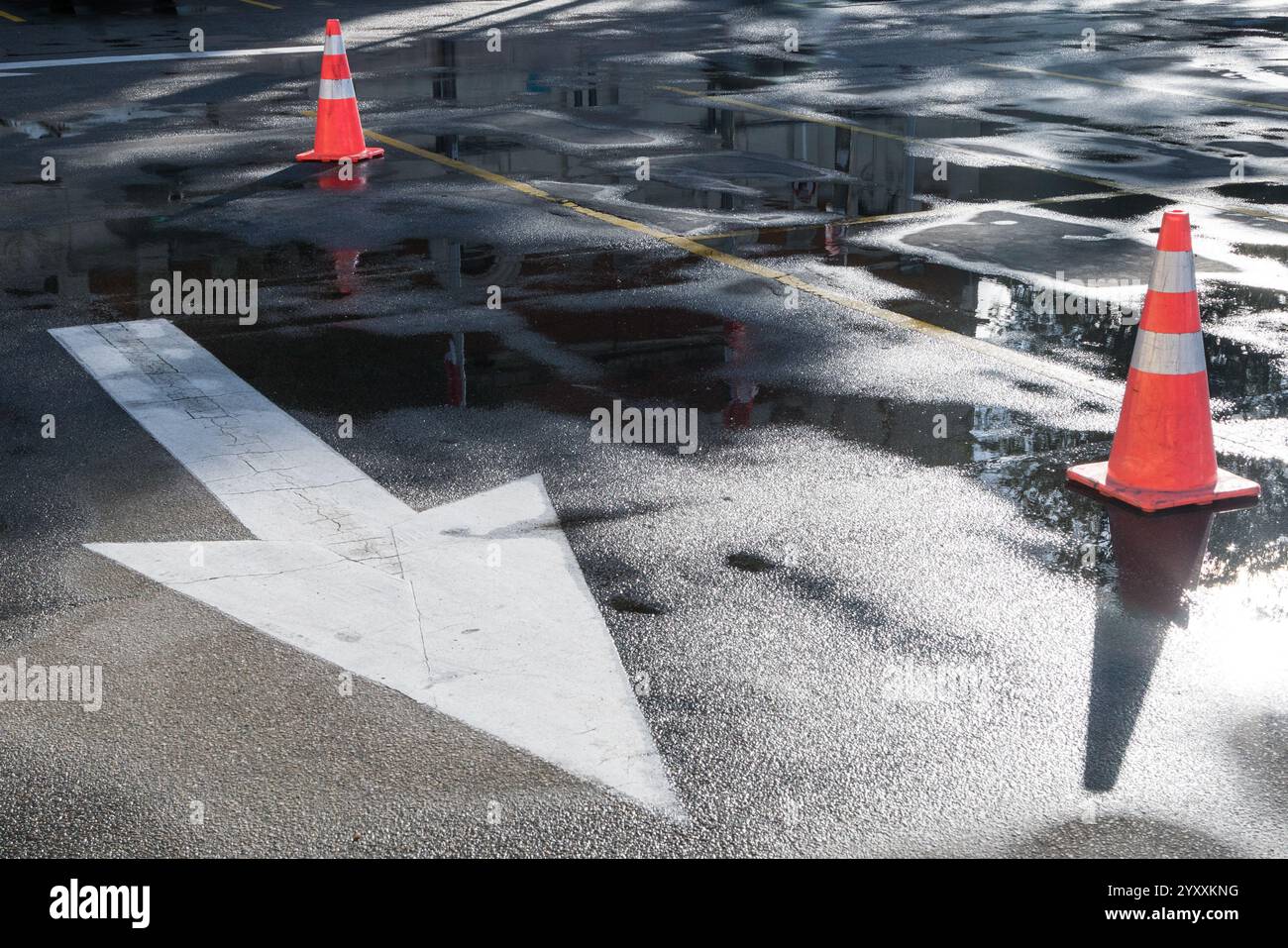 Reflection on the wet ground hi-res stock photography and images - Alamy