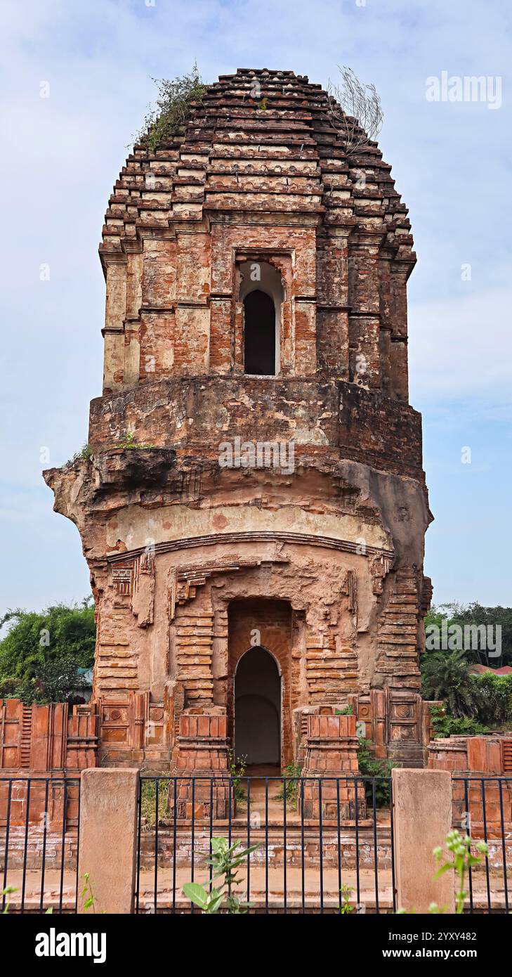 Single pinnacle temple hi-res stock photography and images - Alamy