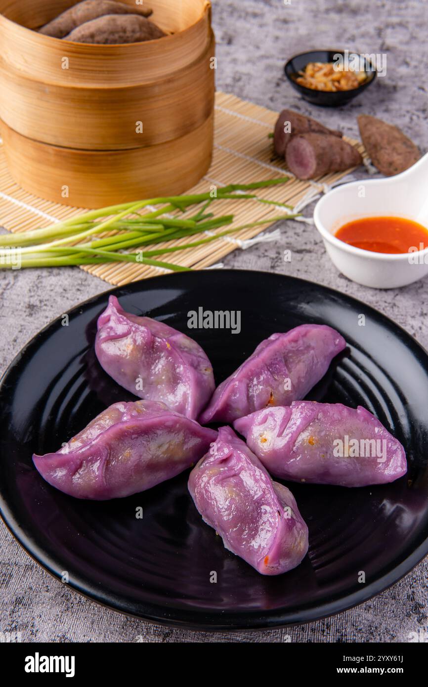 Purple pak choi hi-res stock photography and images - Alamy