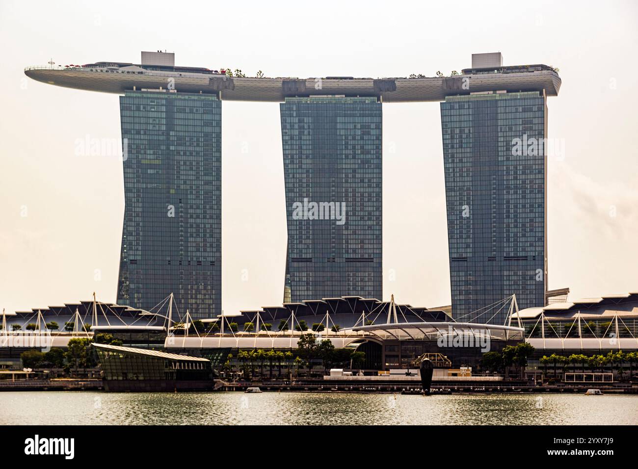 The three towers of the Marina Bay Sands Hotel, Singapore, Photo: David ...