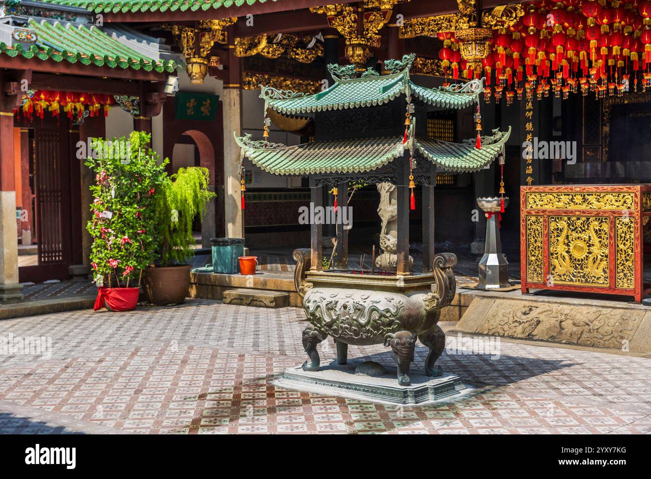 Thian Hock Keng Temple, Singapore, Photo: David Rowland / One-Image.com ...