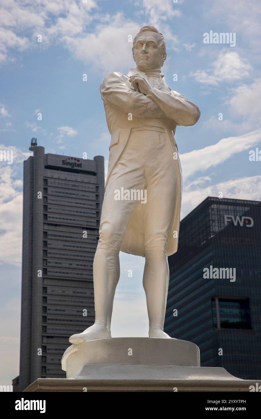 Raffles statue sir stamford raffles hi-res stock photography and images - Alamy