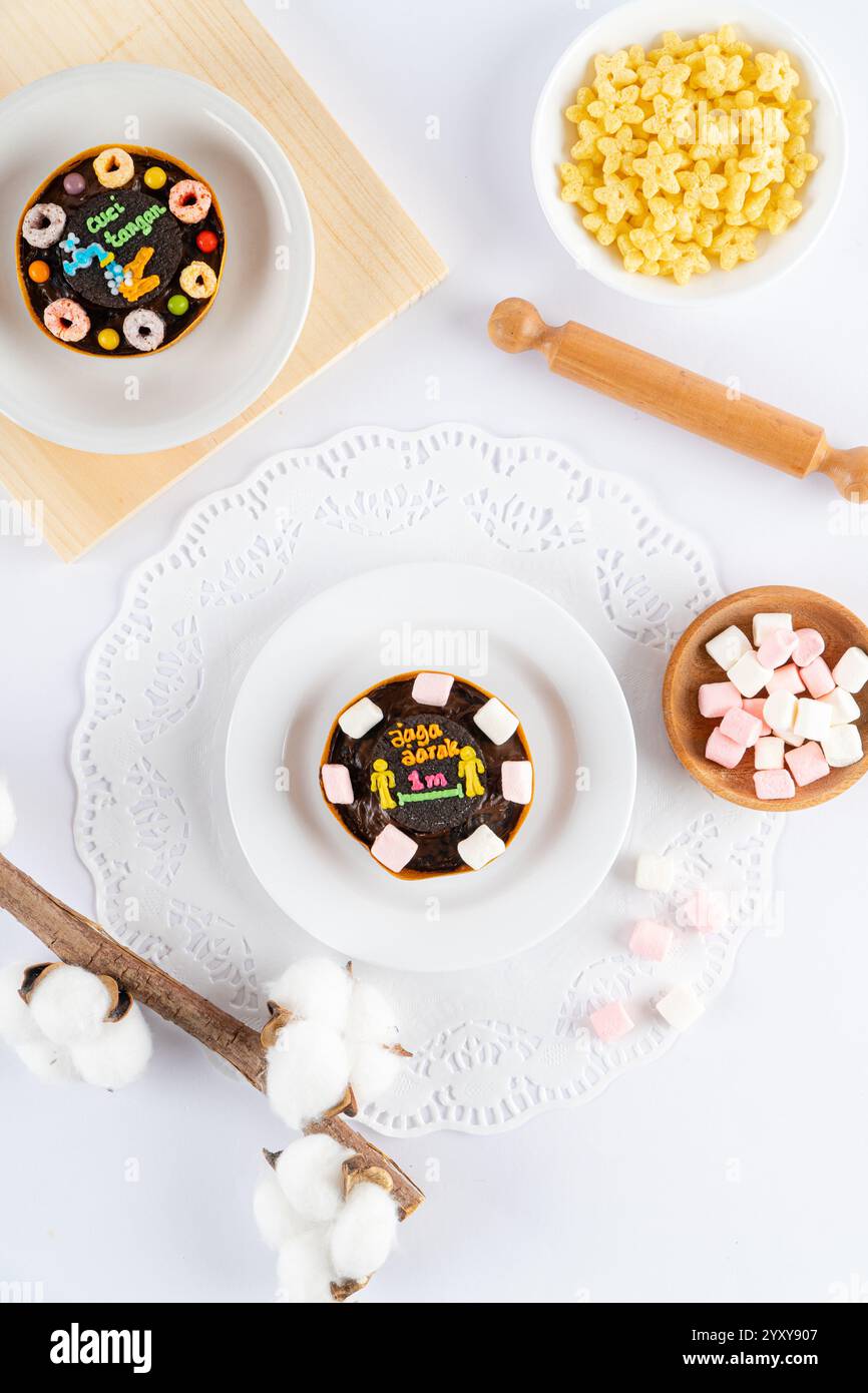 Martabak Mini Bangka with various Topping. The martabak mini bangka is ...