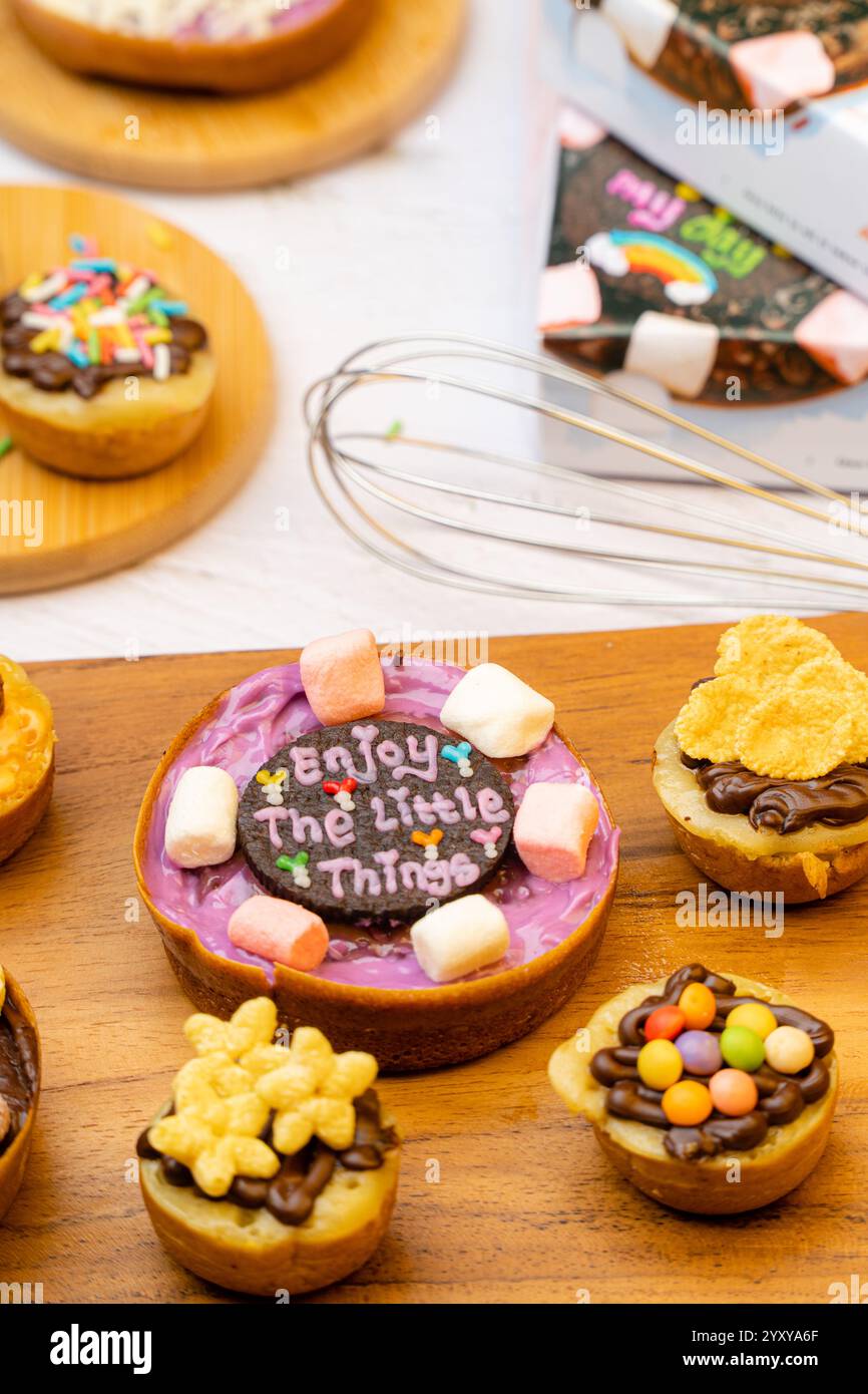 Martabak Mini Bangka with various Topping. The martabak mini bangka is ...