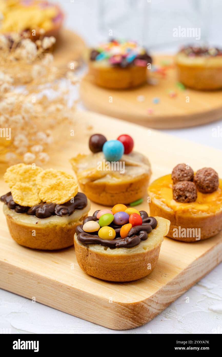 Martabak Mini Bangka with various Topping. The martabak mini bangka is ...