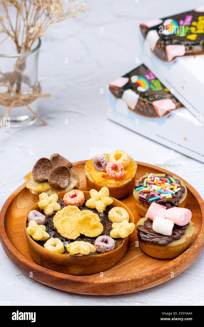 Martabak Mini Bangka with various Topping. The martabak mini bangka is ...