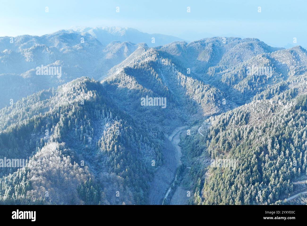 Aerial photo shows the snow scenery in Chongqing, China, 15 December ...