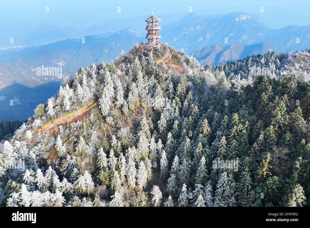 Aerial photo shows the snow scenery in Chongqing, China, 15 December ...
