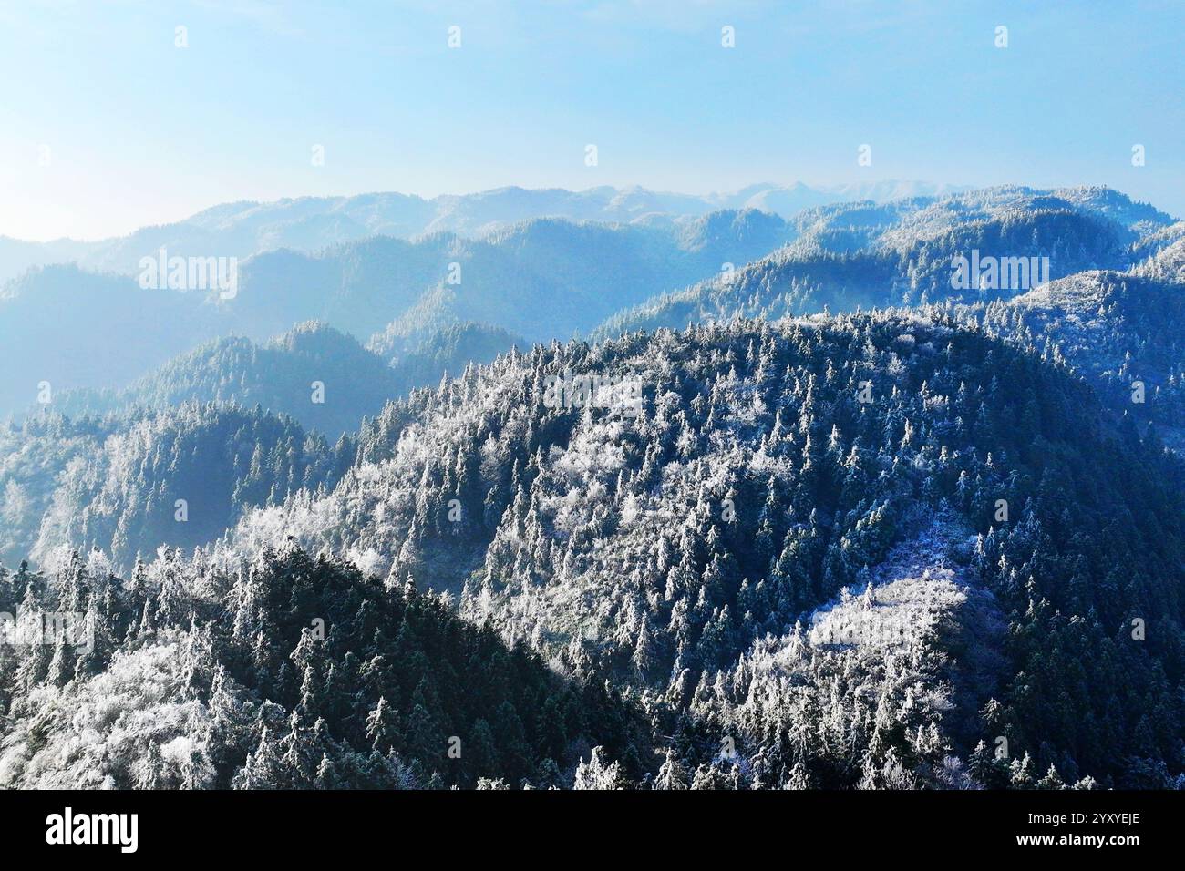 Aerial photo shows the snow scenery in Chongqing, China, 15 December ...