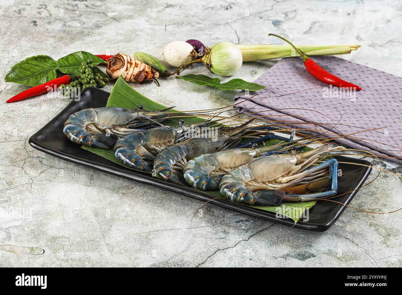 Raw blue river prawn in the plate for cooking Stock Photo - Alamy