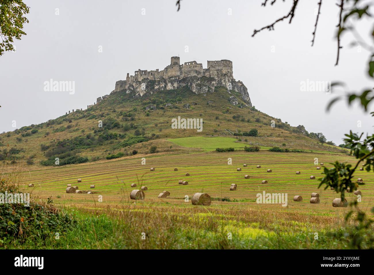 Zipser Burg, Spišský hrad, UNESCO World Heritage, View from Inside into ...
