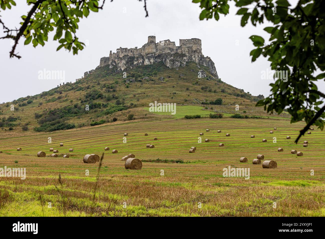 Zipser Burg, Spišský hrad, UNESCO World Heritage, View from Inside into ...