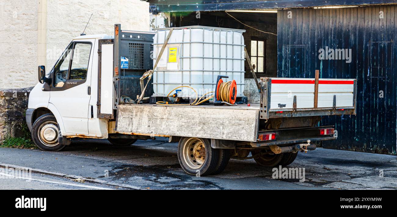 Flat bed tipper truck hi-res stock photography and images - Alamy