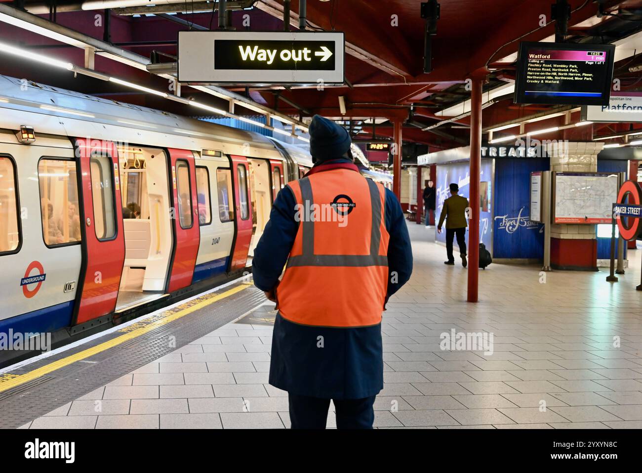 Tfl staff orange hi-res stock photography and images - Alamy