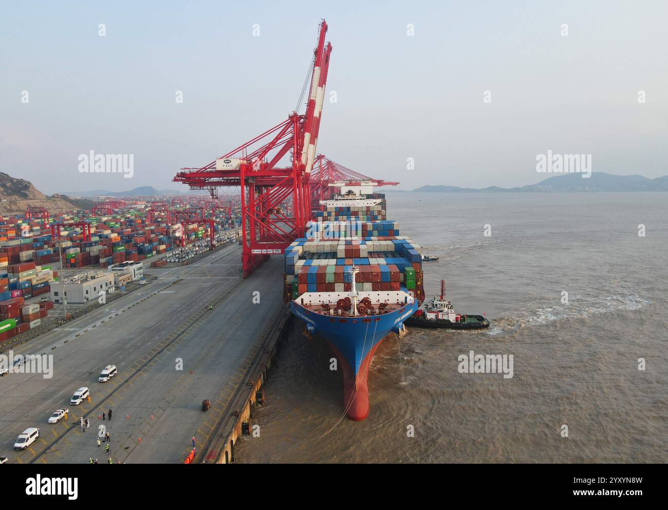 (241218) -- SHANGHAI, Dec. 18, 2024 (Xinhua) -- An aerial drone photo ...