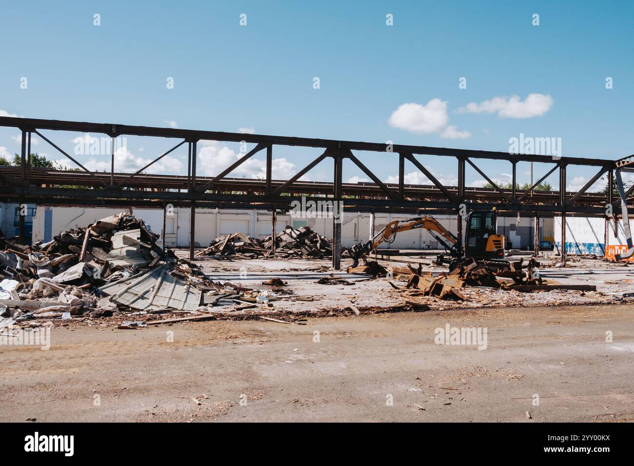 Newcastle UK: 8th July 2024: Scotswood Road car showroom demolition ...