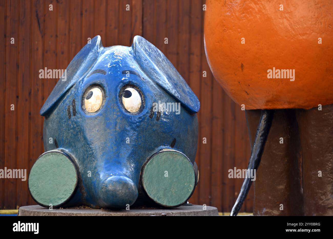 PRODUCTION - 18 December 2024, Thuringia, Erfurt: The sculpture "Little ...