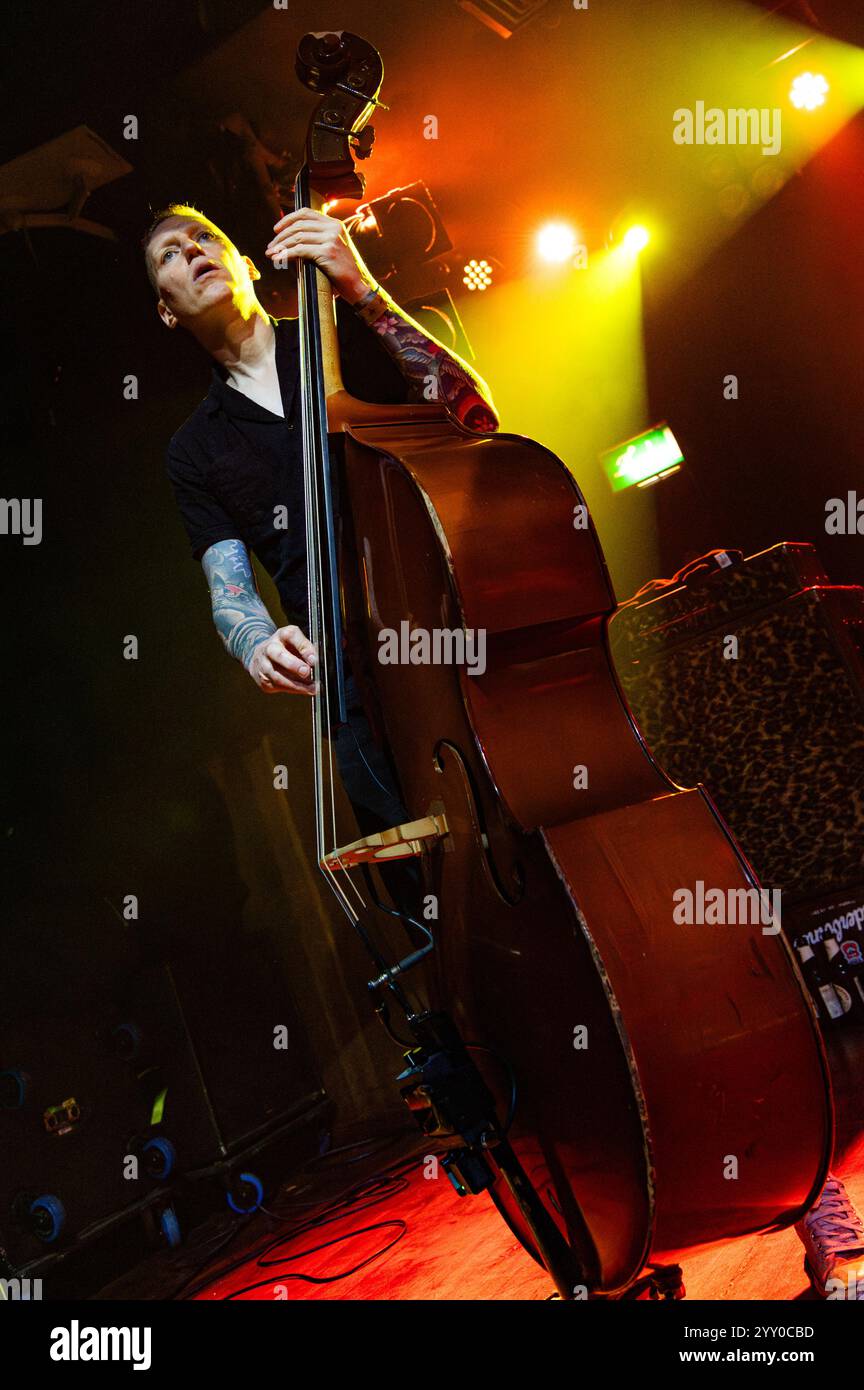 Skinny lister stage hi-res stock photography and images - Alamy