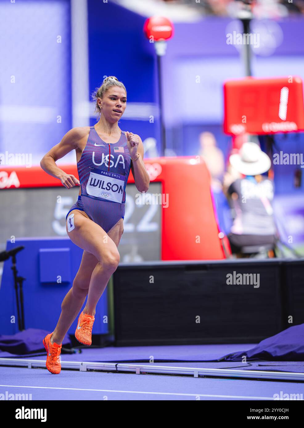 Allie Wilson participating in the 800 meters at the Paris 2024 Olympic ...