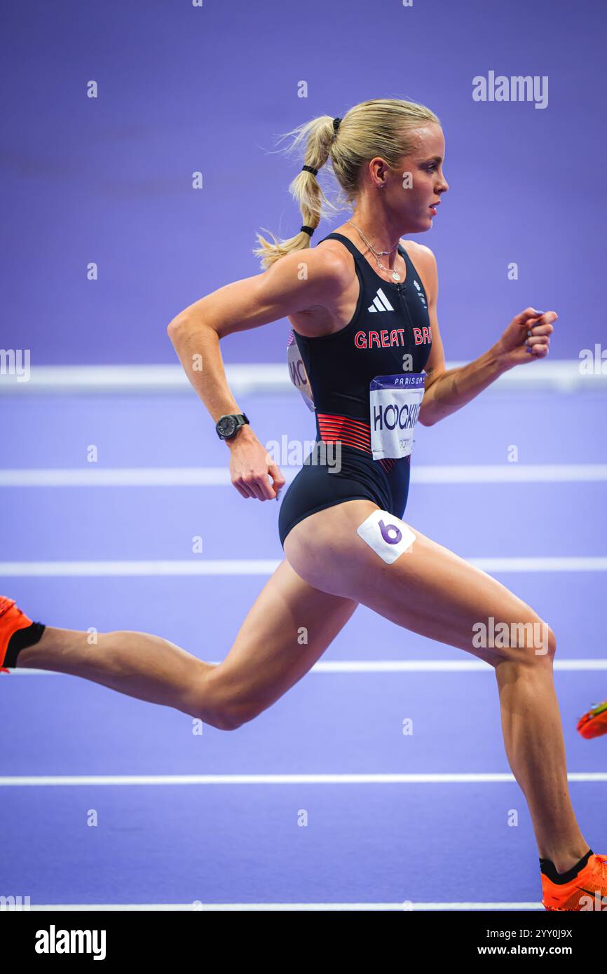 Keely Hodgkinson participating in the 800 meters at the Paris 2024 ...