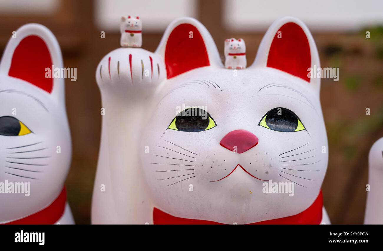 Ceramic cats at the Gotokuji Temple in Tokyo, Japan Stock Photo - Alamy