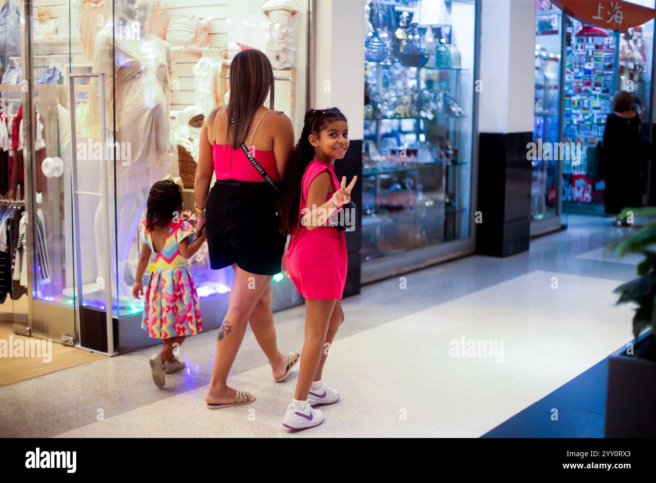 PE - RECIFE - 12/18/2024 - RECIFE, SHOPPING MALL MOVEMENT - Consumer ...
