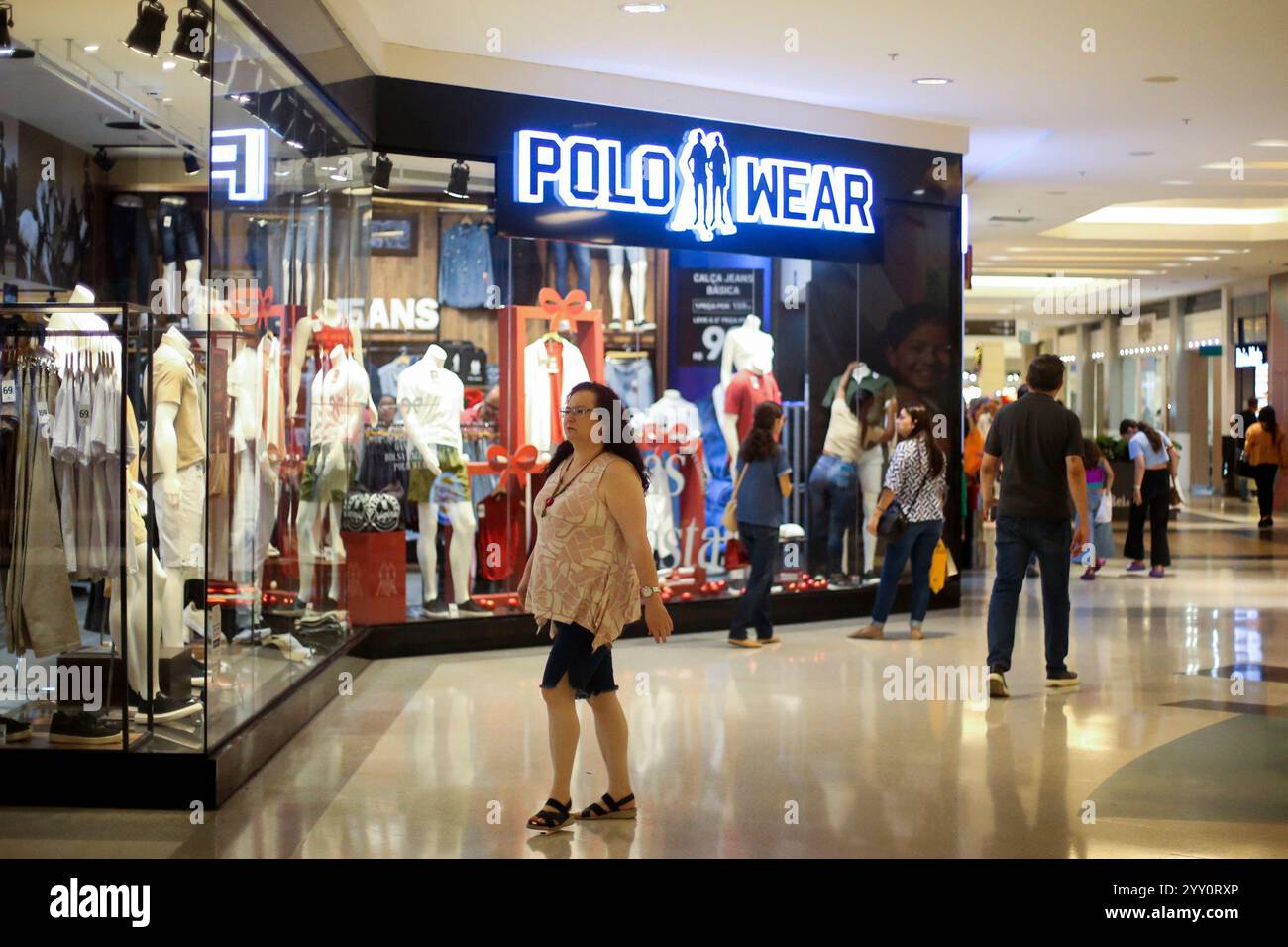 PE - RECIFE - 12/18/2024 - RECIFE, SHOPPING MALL MOVEMENT - Consumer ...