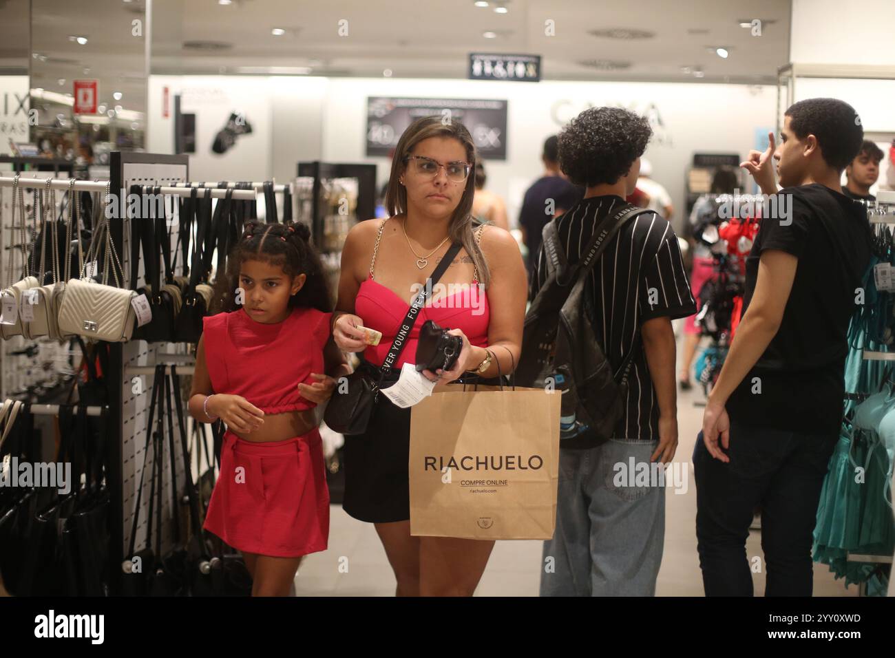 PE - RECIFE - 12/18/2024 - RECIFE, SHOPPING MALL MOVEMENT - Consumer ...