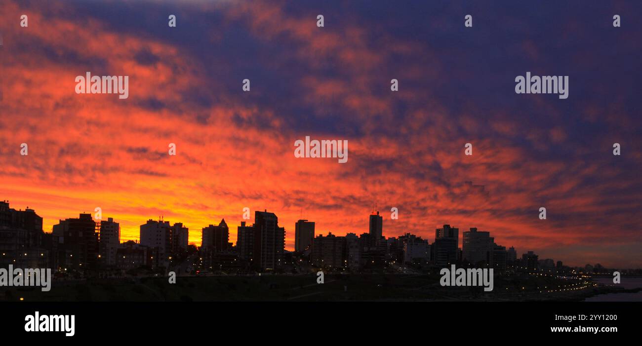Clouds sunset cityscape silhouette hi-res stock photography and images ...