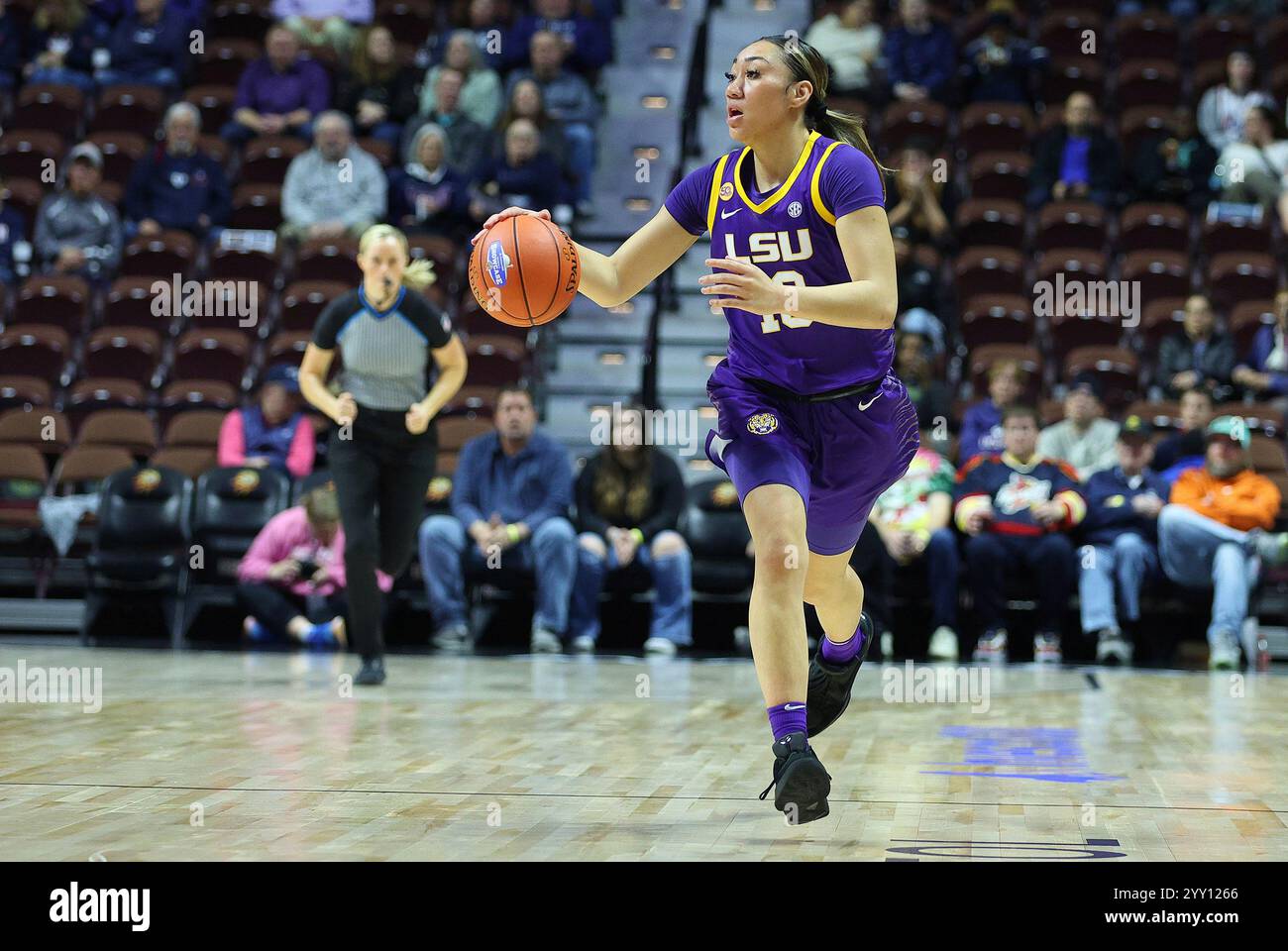 UNCASVILLE, CT - DECEMBER 17: LSU Lady Tigers guard Last-Tear Poa (13 ...