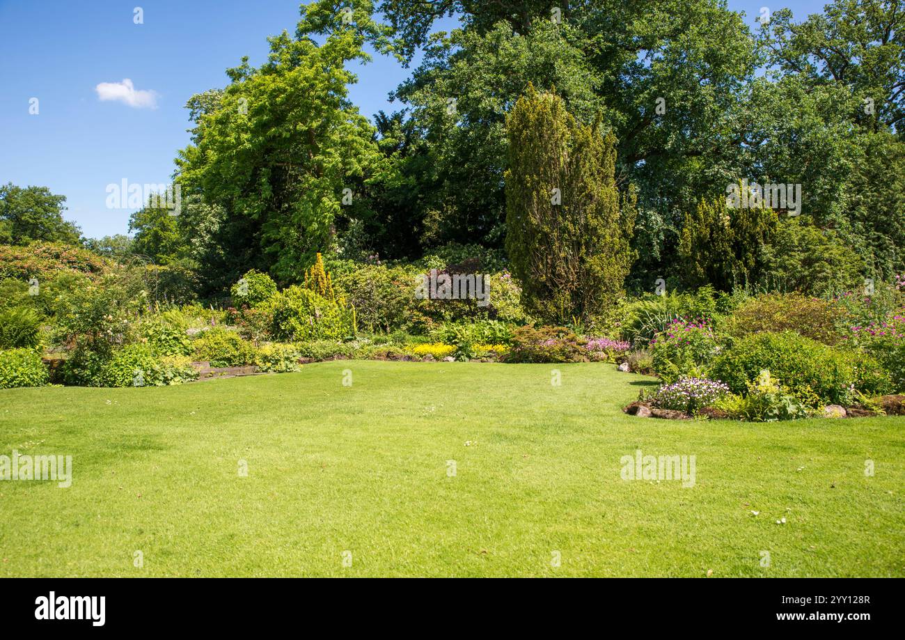 english border garden Stock Photo - Alamy