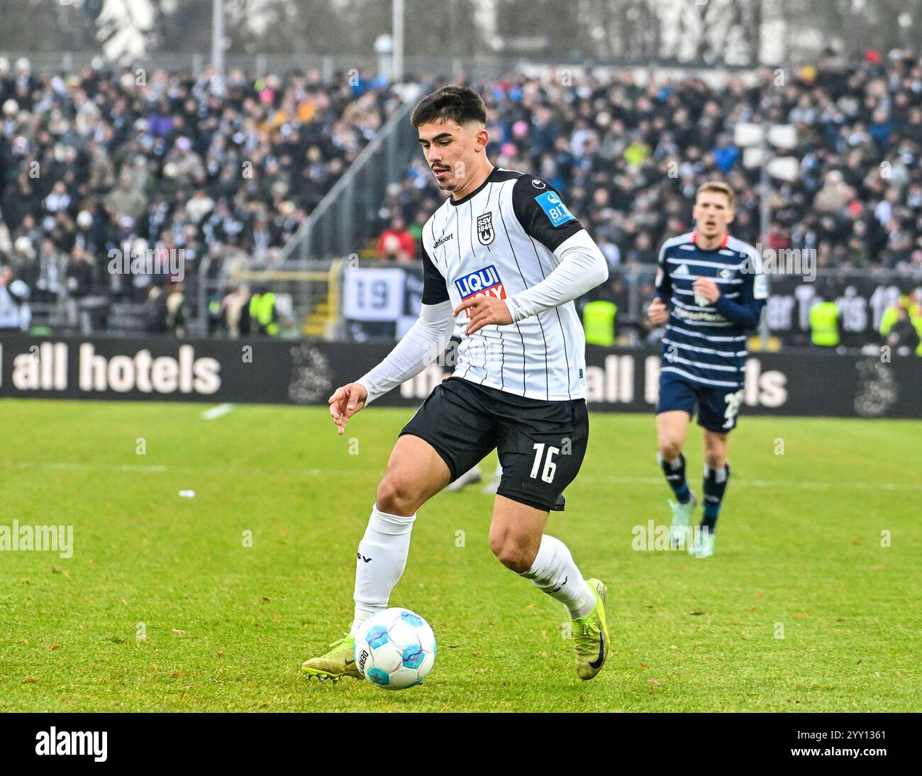 14.12.2024, Donaustadion, Ulm, GER, 2. BL, SSV Ulm 1846 vs Hamburger SV, im Bild Aaron Keller ...