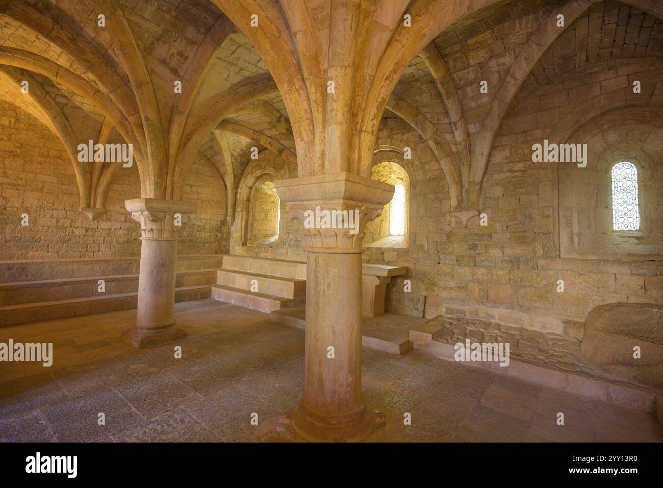 Roman abbeys in provence hi-res stock photography and images - Alamy