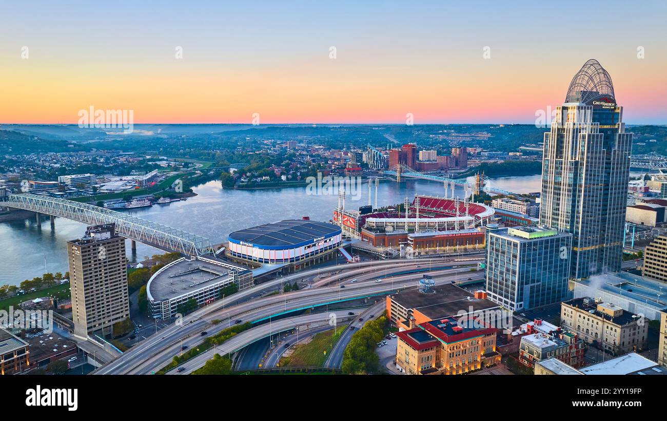 Cincinnati skyline bridge sunrise hi-res stock photography and images ...
