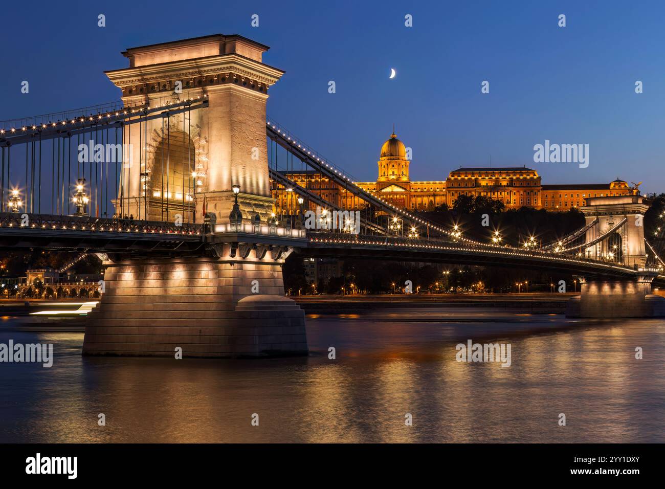 Chain bridge and Buda Castle illuminated at night. Castle hill. Budai ...