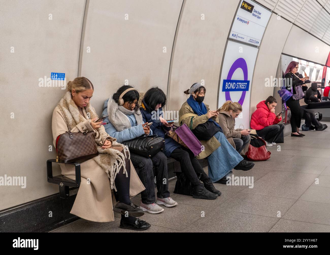 Passengers travelling during rush hour at the Elizabeth Line ...