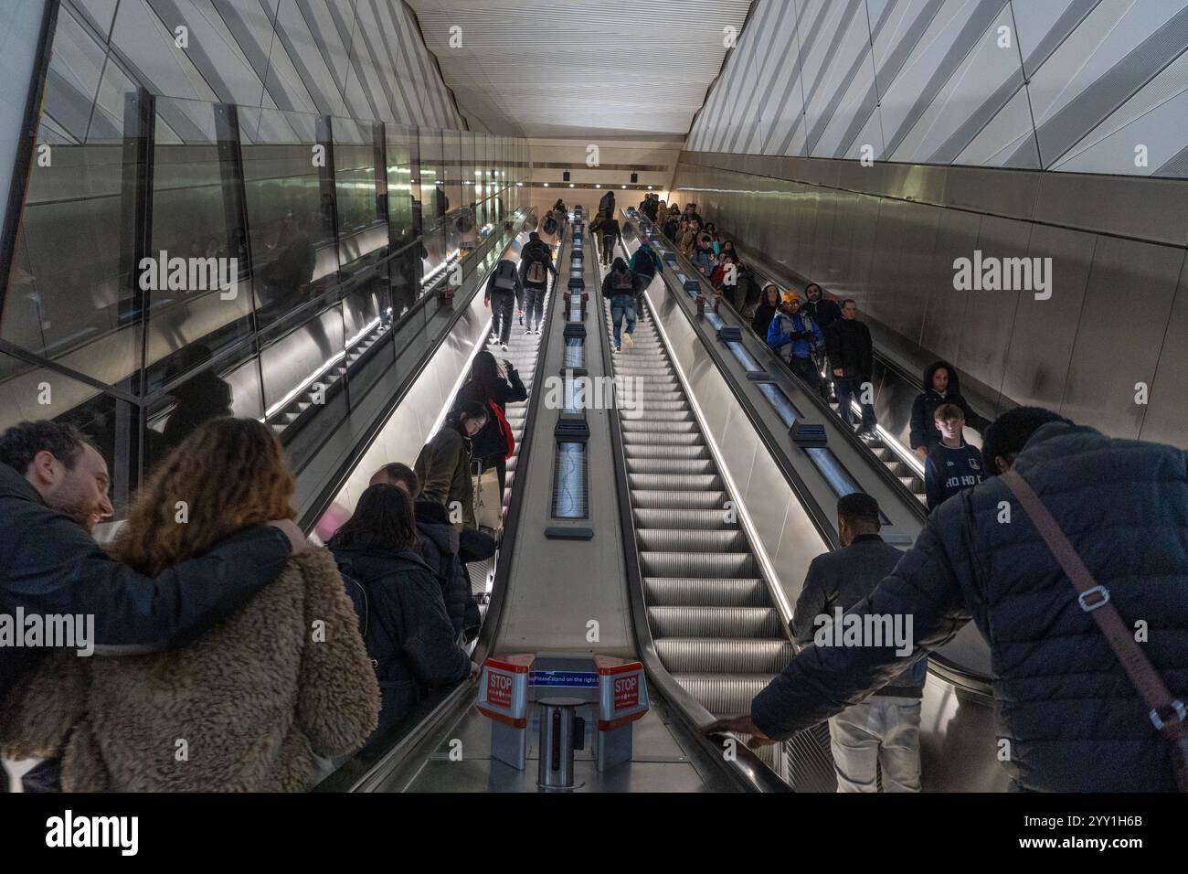 Passengers travelling during rush hour at the Elizabeth Line ...
