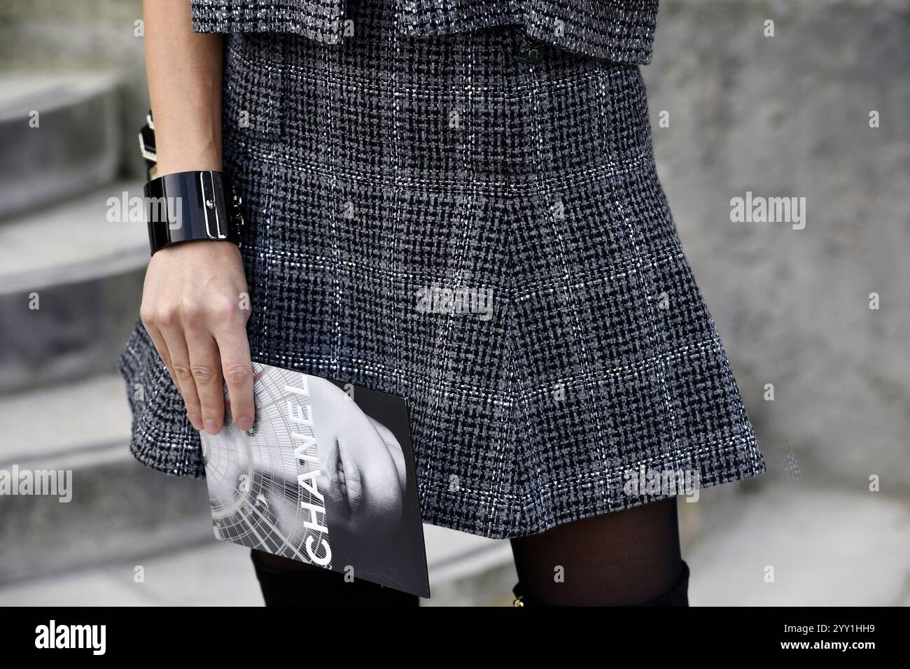 Street style outside CHANEL at Paris Fashion Week / October 1st 2024 ...