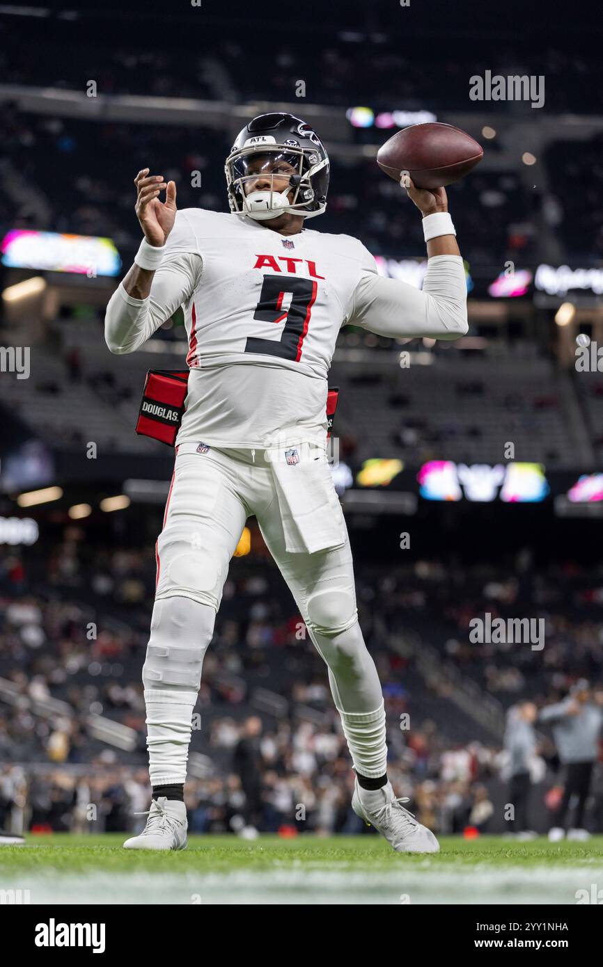 Atlanta Falcons quarterback Michael Penix, Jr. (9) warms up before playing against the Las Vegas ...